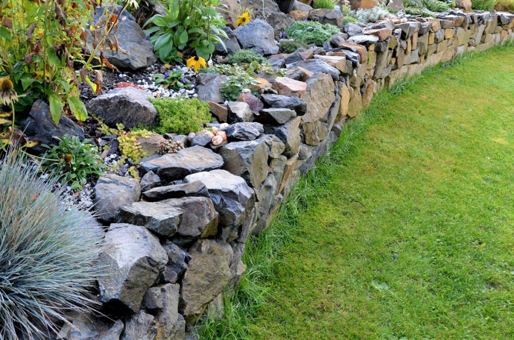 ROCALLA - ¿Cómo construir un precioso jardín de rocas?