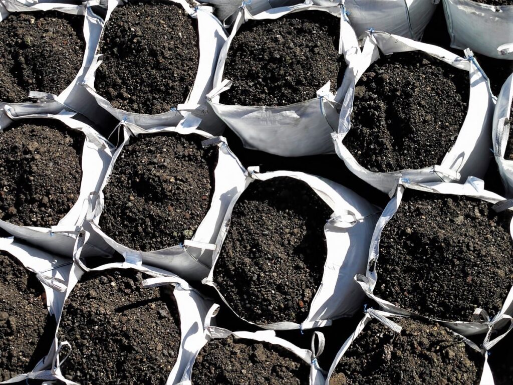 Tierra negra: Qué es, Para qué sirve, Beneficios y Precio